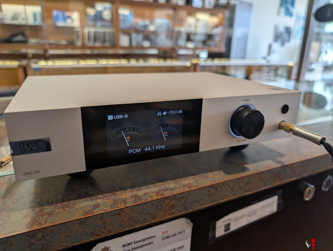 Eversolo DAC-Z6 DAC Headphone Amp w/ remote, manuals, power cord and ...