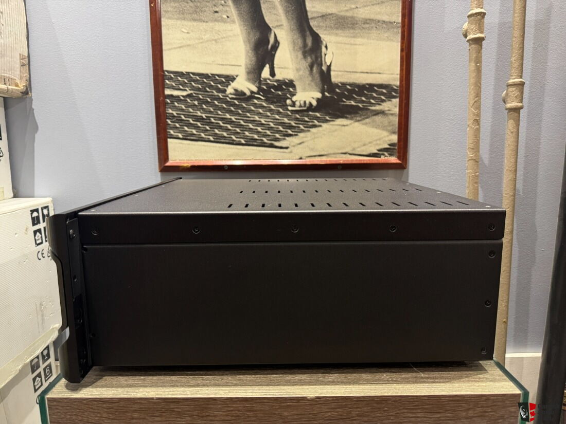 Classe CT-2300 Two-Channel Amplifier Photo #5812952 - Canuck Audio Mart