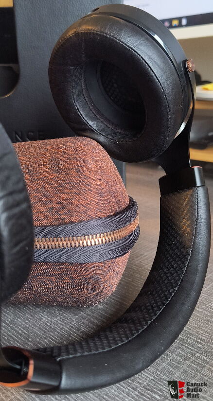Focal Radiance closed backs Photo #5822410 - Canuck Audio Mart