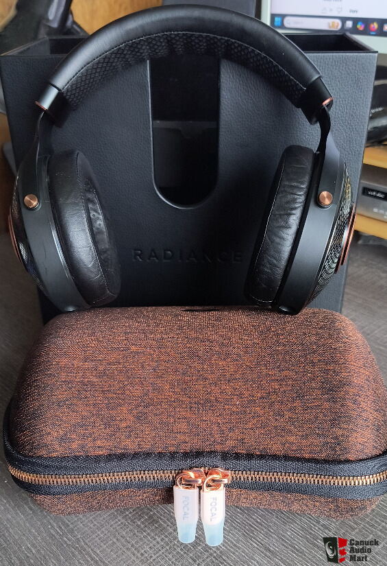 Focal Radiance closed backs Photo #5822417 - Canuck Audio Mart