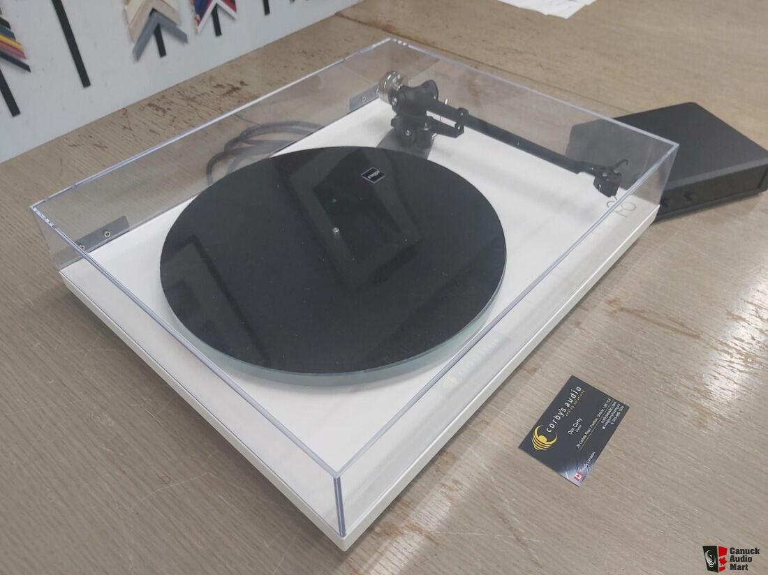 rega P6 white with Hana SL Photo #5832887 - Canuck Audio Mart