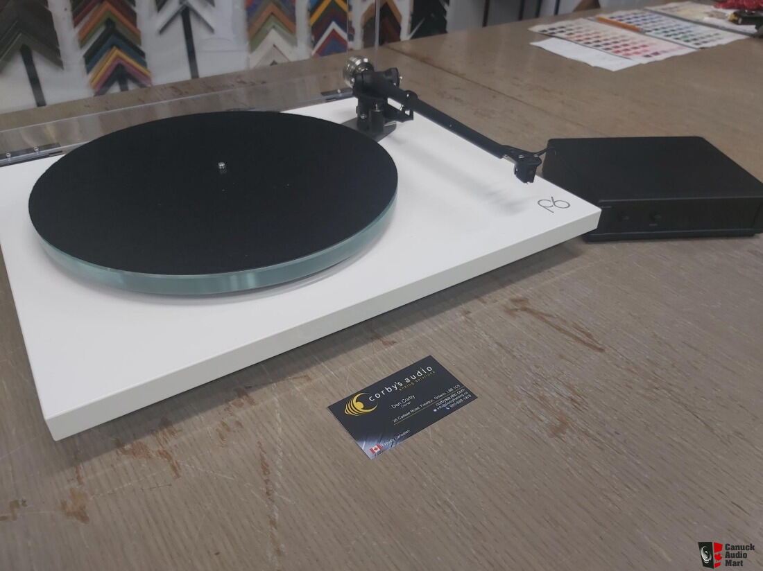rega P6 white with Hana SL Photo #5832887 - Canuck Audio Mart