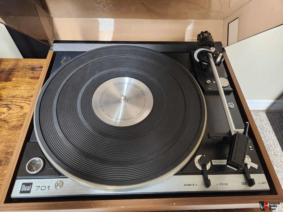 Dual 701 turntable Photo #5833135 - Canuck Audio Mart
