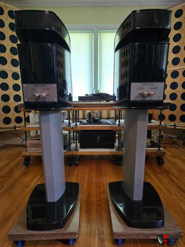 Focal Utopia Diablo III including stands Photo #5839276 - Canuck Audio Mart