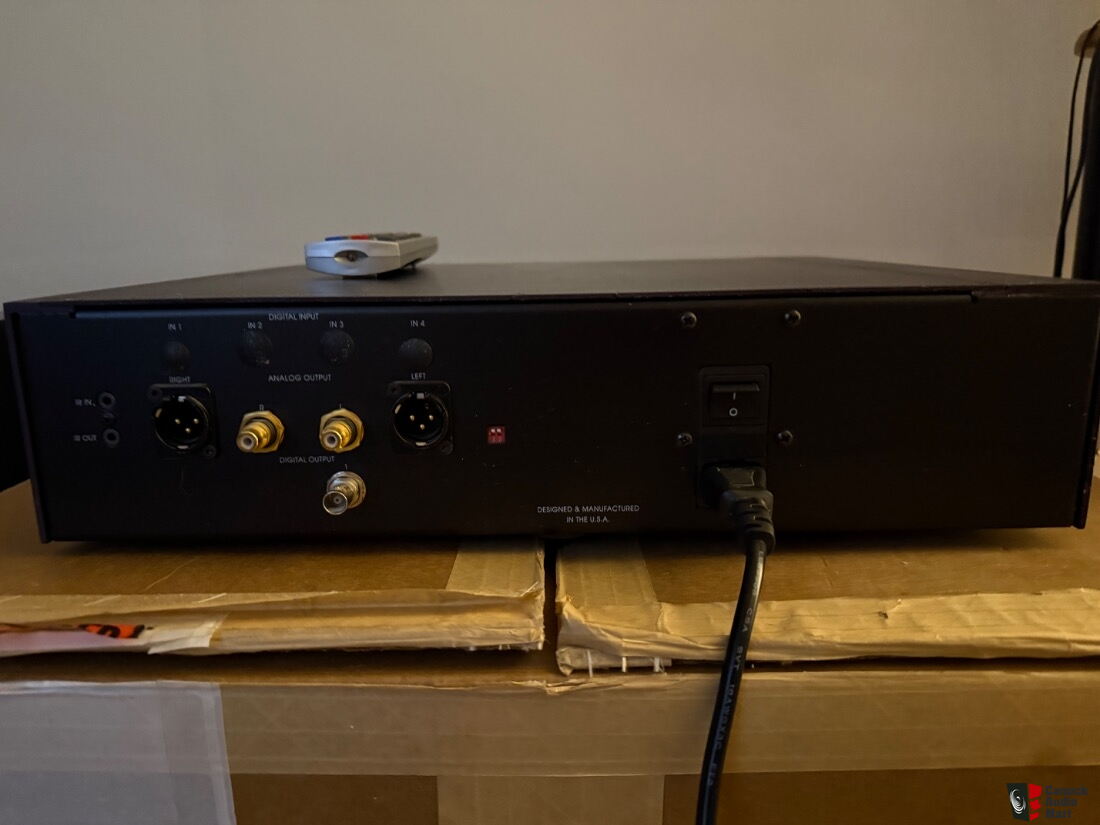 Wadia 302 CD Player Photo #5843196 - Canuck Audio Mart