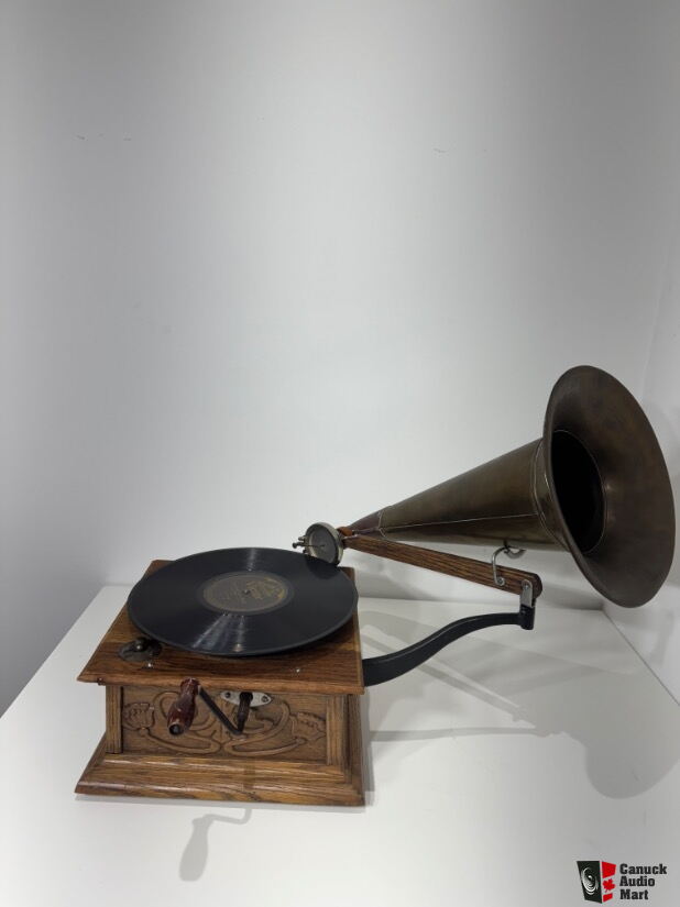 Antique 78 RPM Phonograph with Brass Horn in working condition For Sale ...