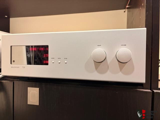 Soulution 725 preamplifier with phono (USED) Photo #5858652 - Canuck ...