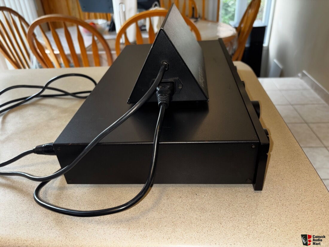 Aragon 18K preamplifier Photo #5862068 - Canuck Audio Mart