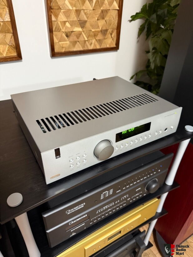Arcam FMJ A38 Silver Photo #5862075 - Canuck Audio Mart