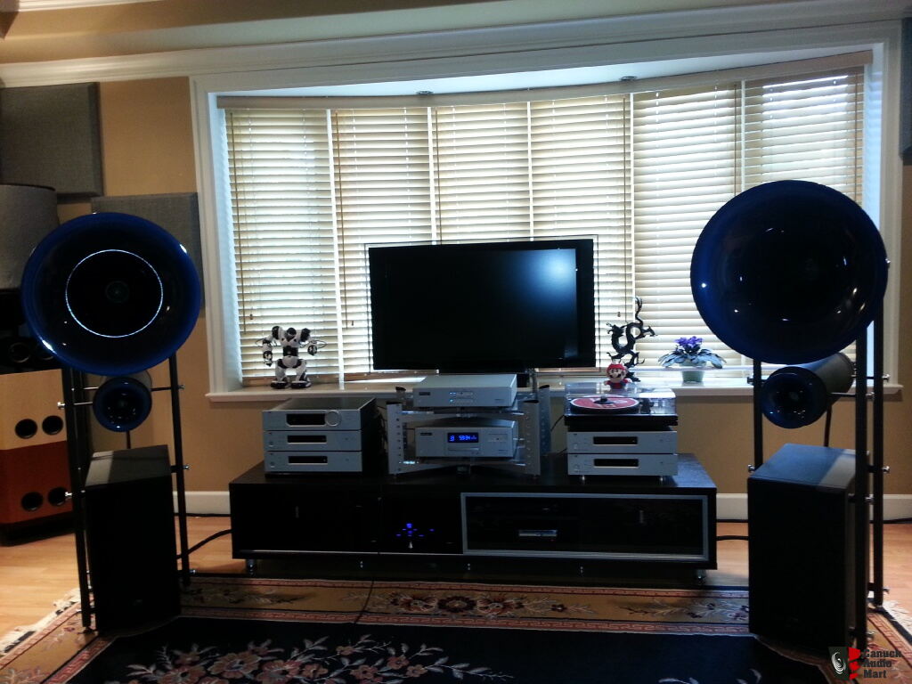 Avantgarde Uno 2.1 Horn Speakers Photo #586255 - Canuck Audio Mart