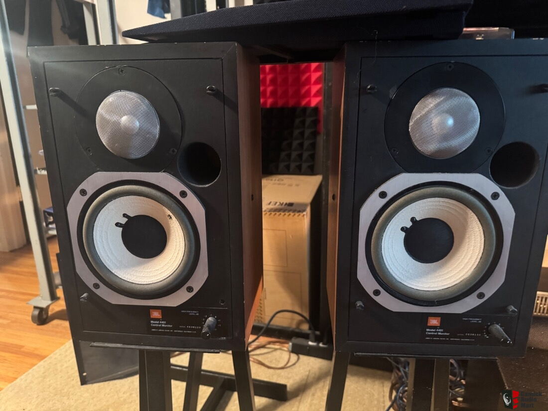 Vintage JBL 4401 Studio Monitors with stands Photo #5864115 - Canuck ...