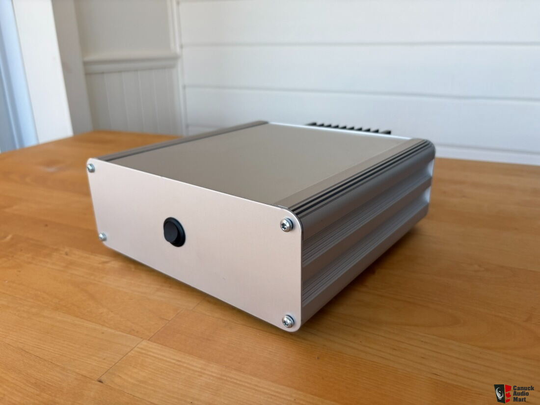 The legendary Paul Hynes Design SR5 linear PSU - dual rail, 9v and 12v ...