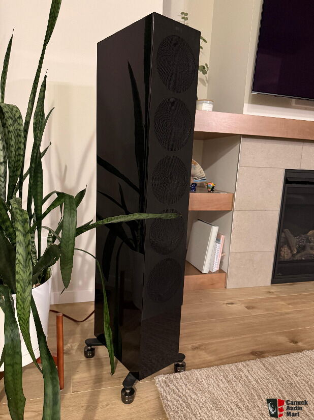 KEF R11 Meta (like new) Photo #5877604 - Canuck Audio Mart