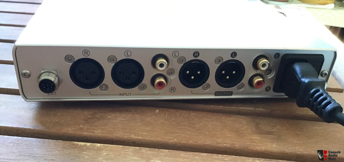 Topping Pre 90 compact fully balanced output Photo #5887690 - Canuck ...