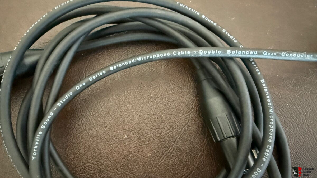 Premium quality XLR cables (pair) 6ft Photo #5889334 - Canuck Audio Mart