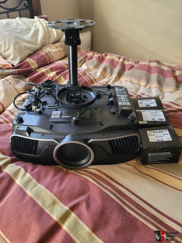 Epson 6050UB 4k HDR10+ Projector with spares and new bulbs Photo ...