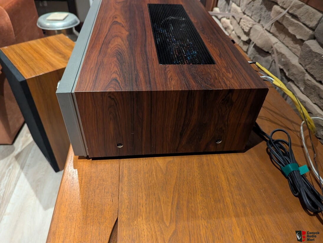 Luxman R-3030 Stereo reveiver Photo #5900906 - Canuck Audio Mart
