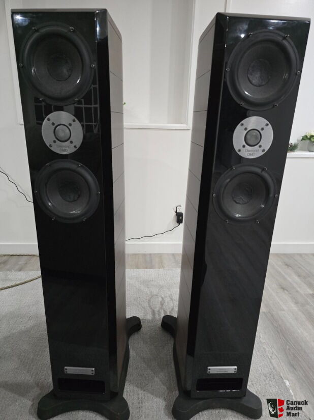 Usher Dancer Mini Two floorstanding speakers Photo #5923660 - Canuck ...