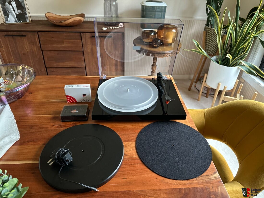 Pro-Ject Debut Carbon Turntable - Upgraded w/ Ortofon 2M Bronze ...