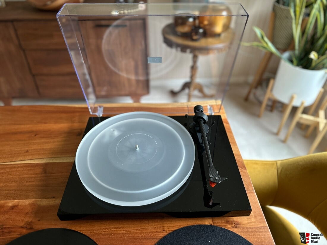 Pro-Ject Debut Carbon Turntable - Upgraded w/ Ortofon 2M Bronze ...