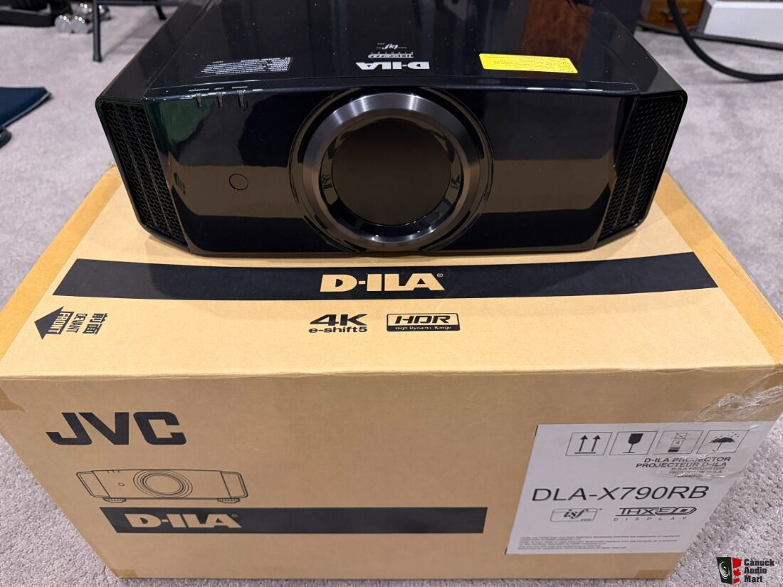 JVC DLA-X790RB 4K e-shift Projector and Elunevision 108" Reference 4K ...