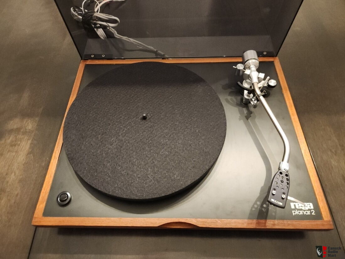 RARE Rega Planar 2 Turntable with wooden trim For Sale - Canuck Audio Mart