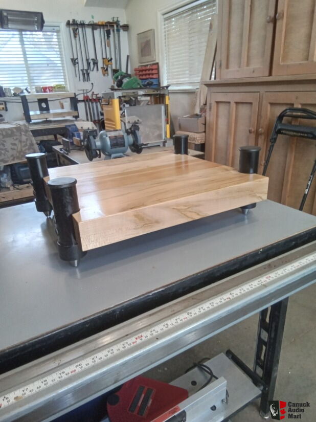Amp or other component stand Photo #5944174 - Canuck Audio Mart