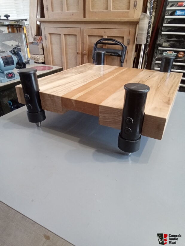 Amp or other component stand Photo #5944174 - Canuck Audio Mart