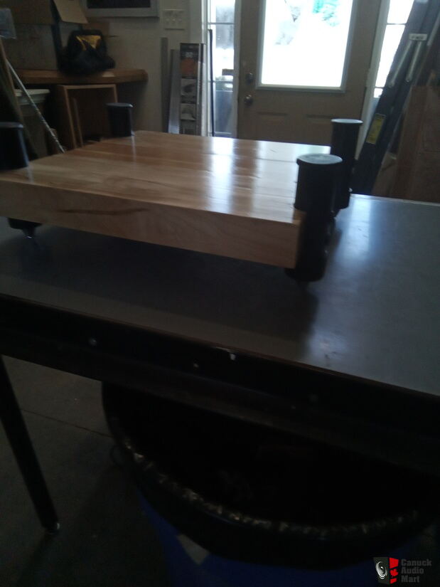 Amp or other component stand Photo #5944174 - Canuck Audio Mart