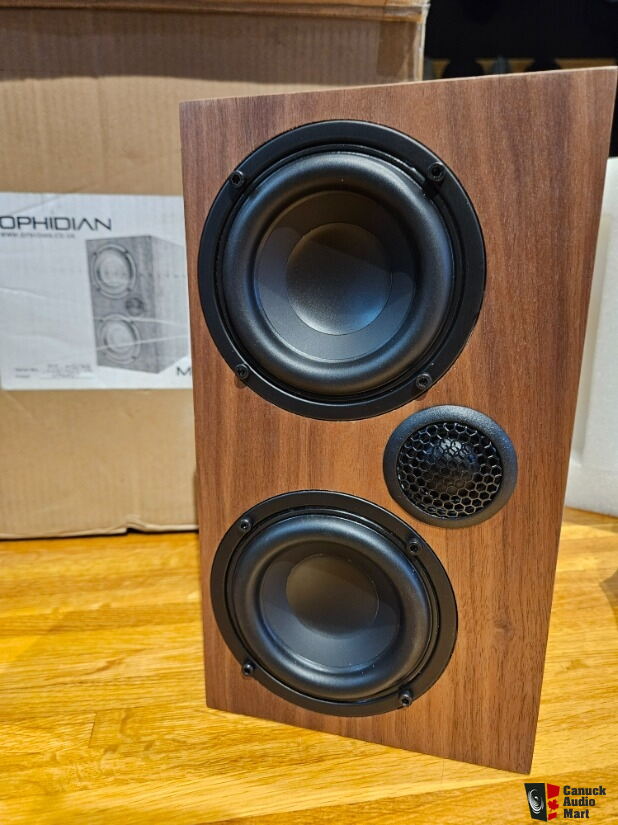 Ophidian Mojo 2 Speakers in walnut finish Photo #5956286 - Canuck Audio ...