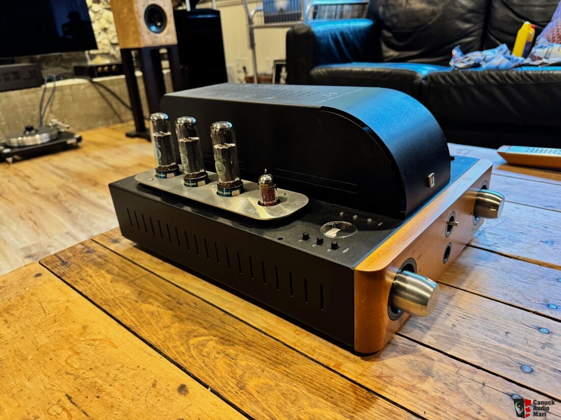 Unison Research Integrated tube S6 amplifier extra tubes etc For Sale ...