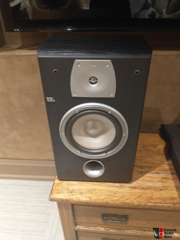 JBL N 28 Large Bookshelf Speakers Photo #5967769 - Canuck Audio Mart