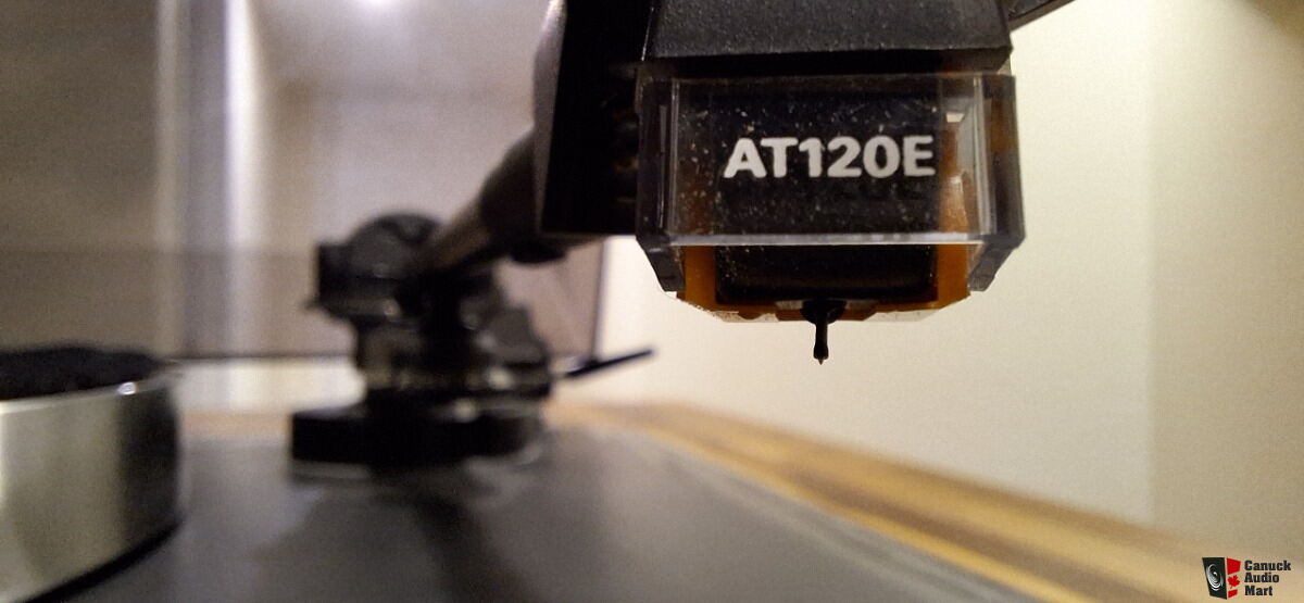 Linn Axis turntable Photo #5970991 - Canuck Audio Mart