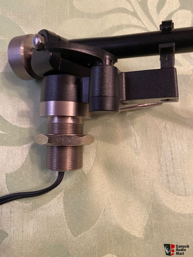 Rega RB300 tonearm. Mint condition Photo #5974640 - Canuck Audio Mart