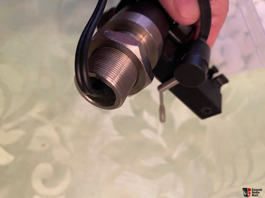 Rega RB300 tonearm. Mint condition Photo #5974642 - Canuck Audio Mart