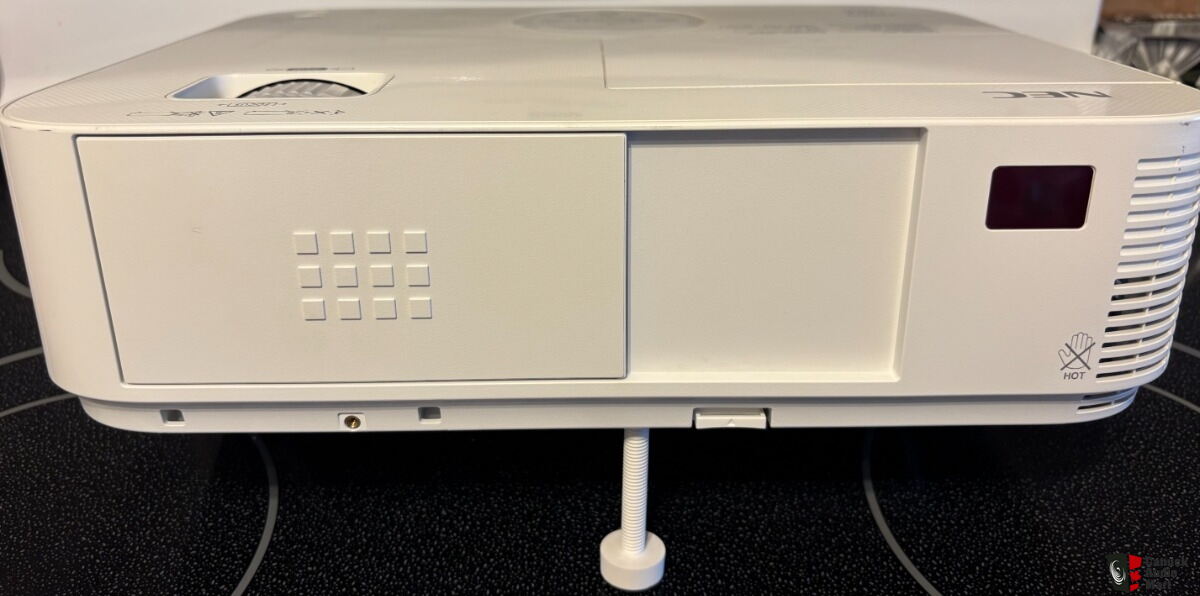 NEC M323W Projector Photo #5976252 - US Audio Mart