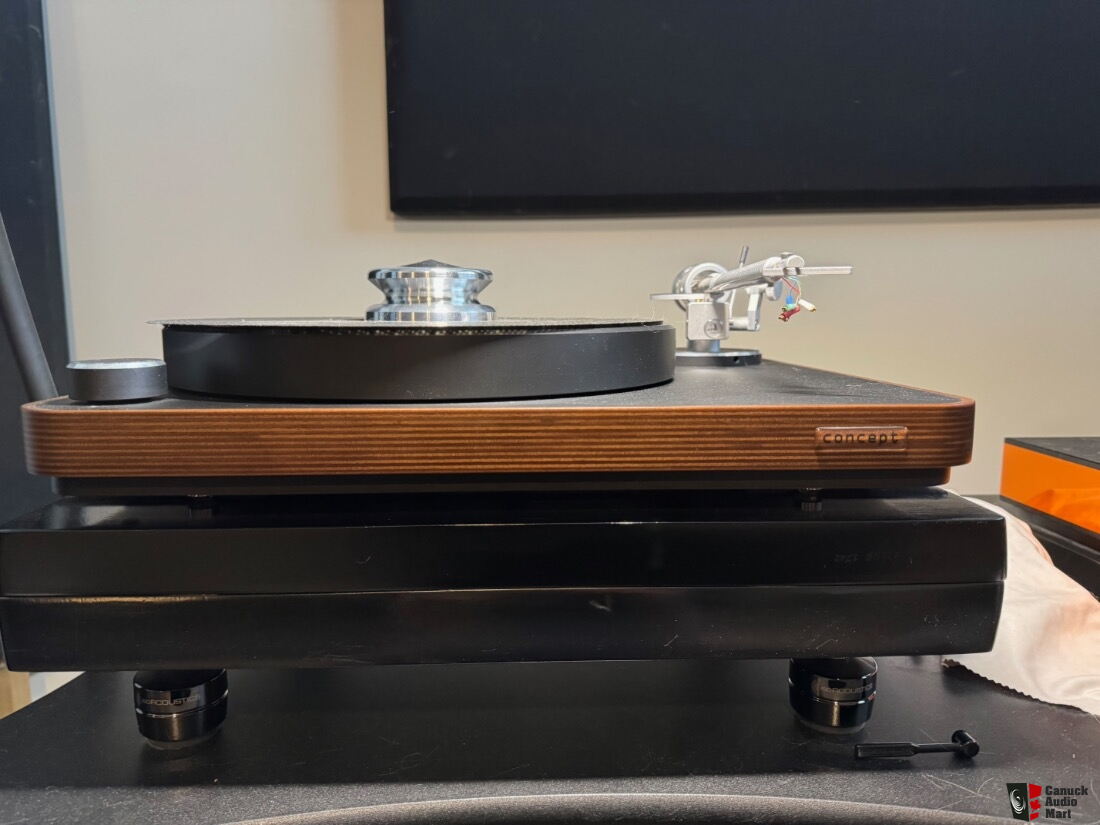 Clearaudio Concept Dark Wood & Satisfy Carbon w/ BONUS accessories ...