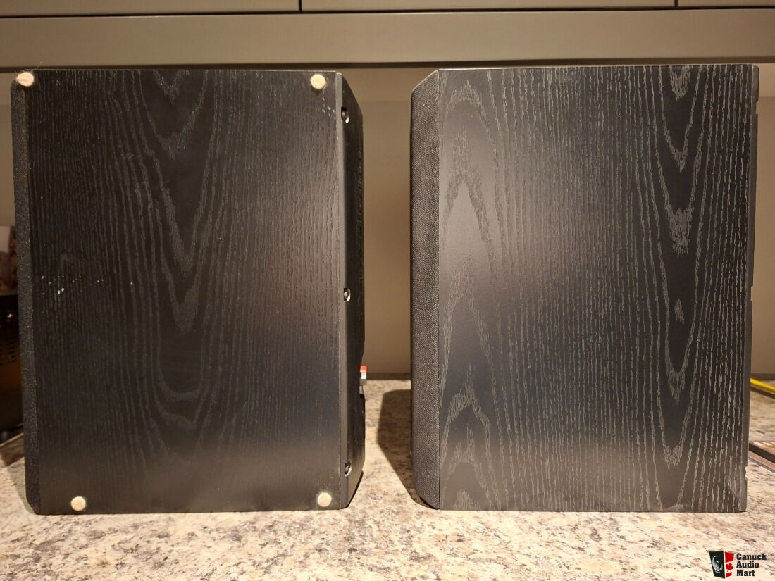 Paradigm Titan V2 Bookshelf Speakers (Pair) For Sale - Canuck Audio Mart