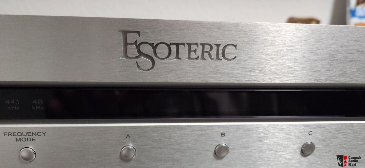 Esoteric G-03X Master Clock Generator Photo #5984902 - Canuck Audio Mart