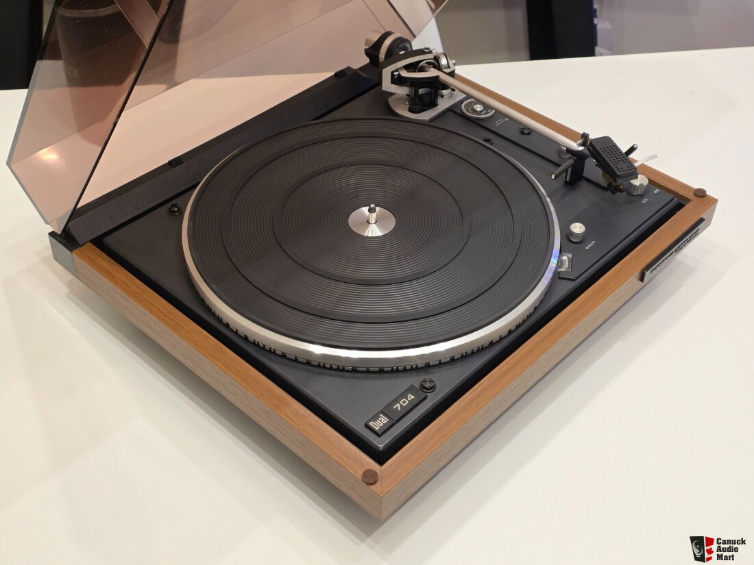 Dual 704 Direct Drive Turntable Photo #5987653 - Canuck Audio Mart