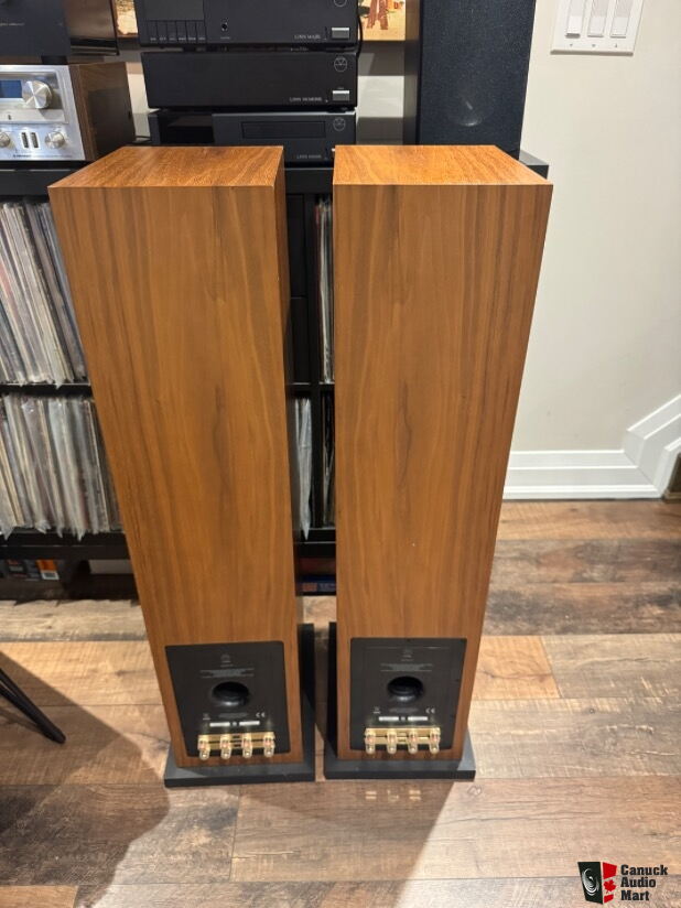 Linn Majik 140 Speakers / Cherry with Optional Metal Bases Photo ...