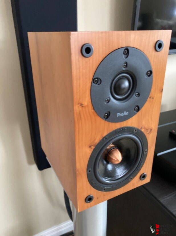 Proac Tablette Référence 8 Signature in beautiful optional Yew // Like ...