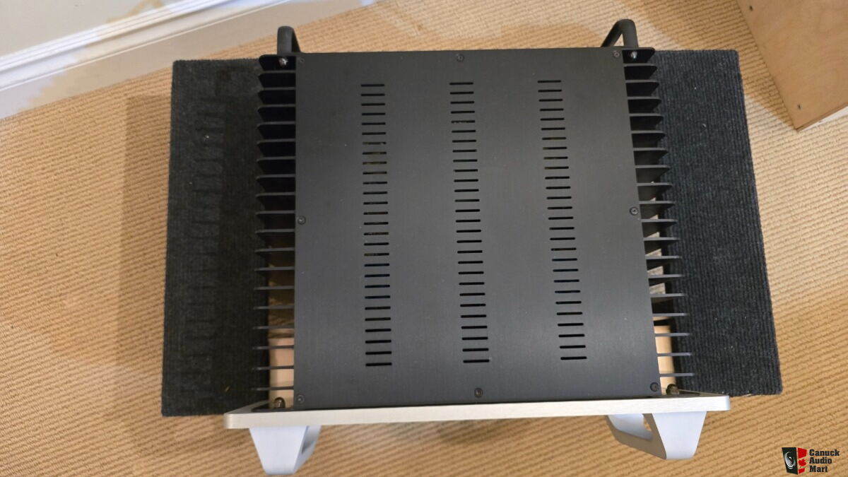 Classe S700 stereo power amplifier Photo #5994882 - Canuck Audio Mart