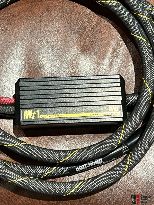 MIT AVT1 Speaker cables, 8'-0" pair Photo #5994920 - US Audio Mart