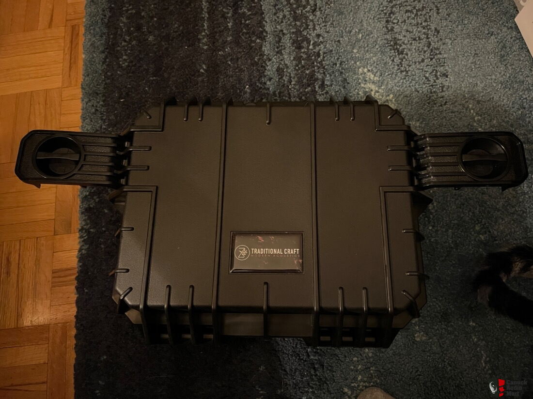 ZMF Seahorse hard case For Sale - Canuck Audio Mart