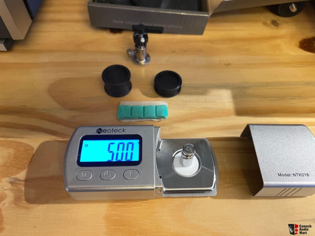 Turntable Tracking Force Scale & Auto Lifter Photo #6006015 - Canuck ...