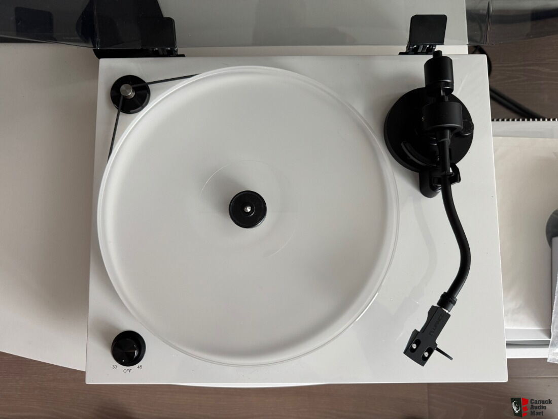 Fluance RT85 Turntable - White / Acrylic Platter / Ortofon 2M Blue ...