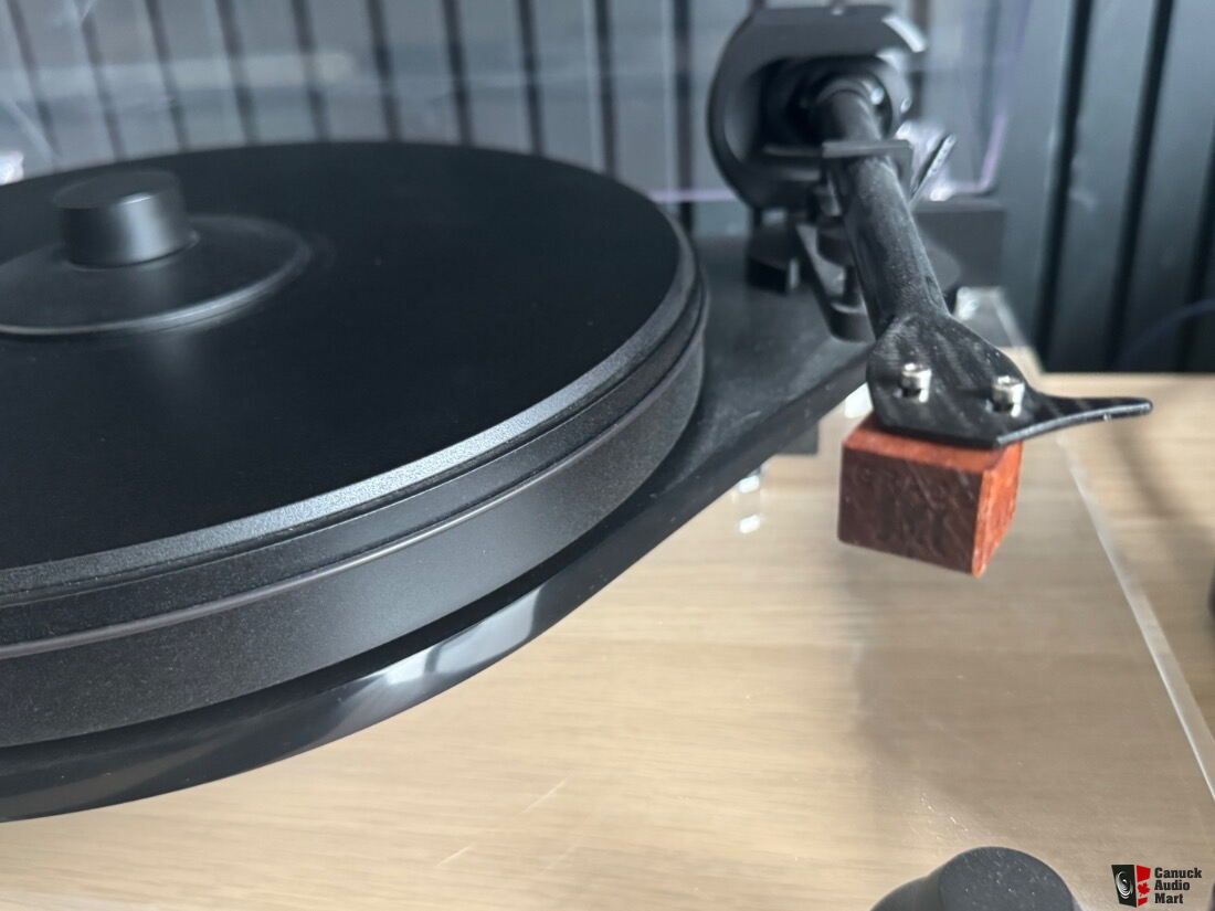 Pro-Ject 6Perspex SB Turntable w/Grado Sonata3 Timbre Cartridge Photo ...