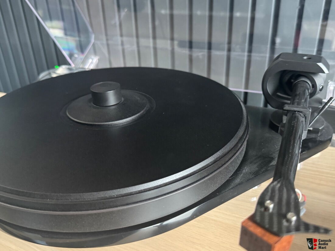 Pro-Ject 6Perspex SB Turntable No Cartridge Photo #6018924 - Canuck ...