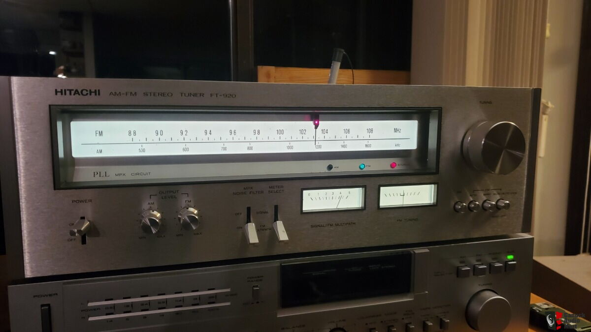 Hitachi FT-920 TUNER For Sale - Canuck Audio Mart
